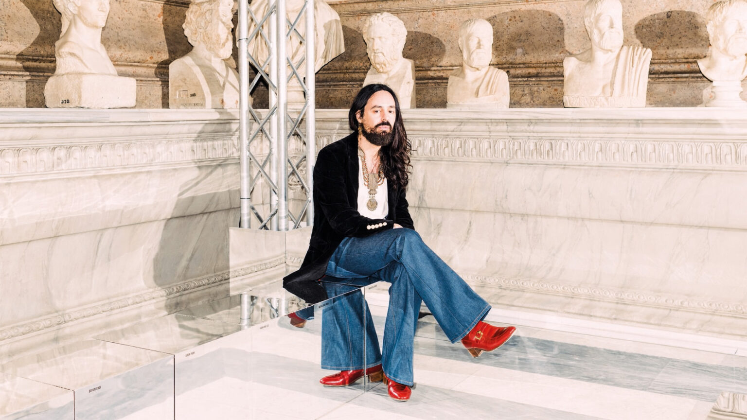Gucci: Ακούγεται οτι ο καλλιτεχνικός διευθυντής Alessandro Michele ...