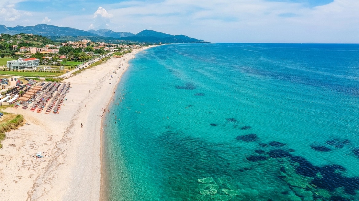 Η μεγαλύτερη παραλία της Ευρώπης βρίσκεται στην Ελλάδα και έχει μήκος ...